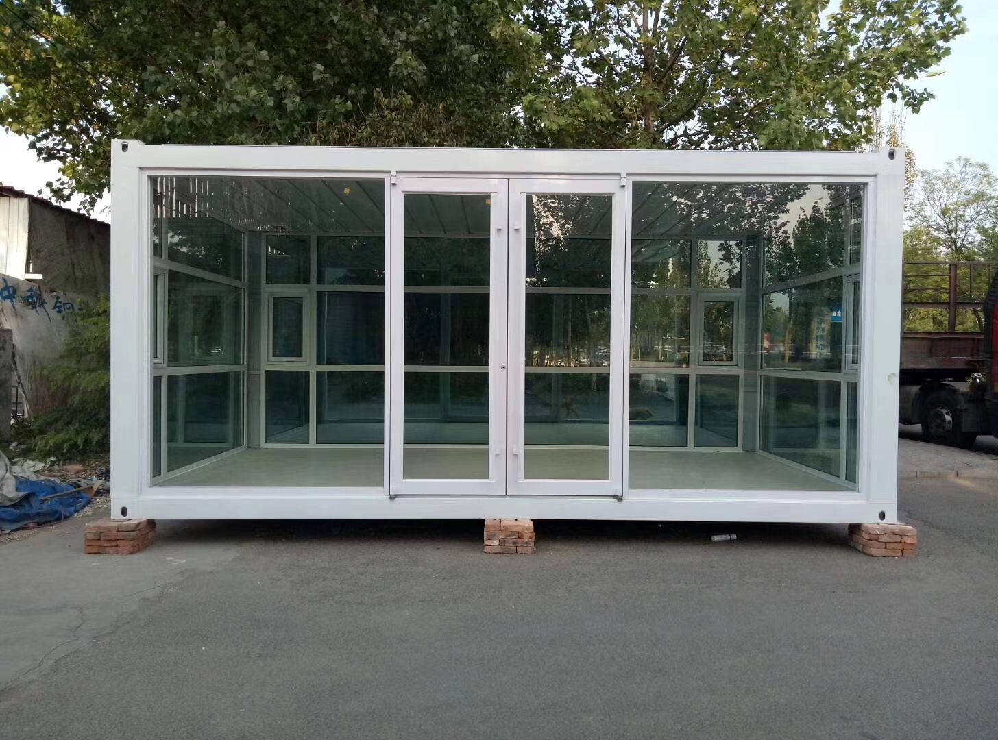 Flat-Pack Container House